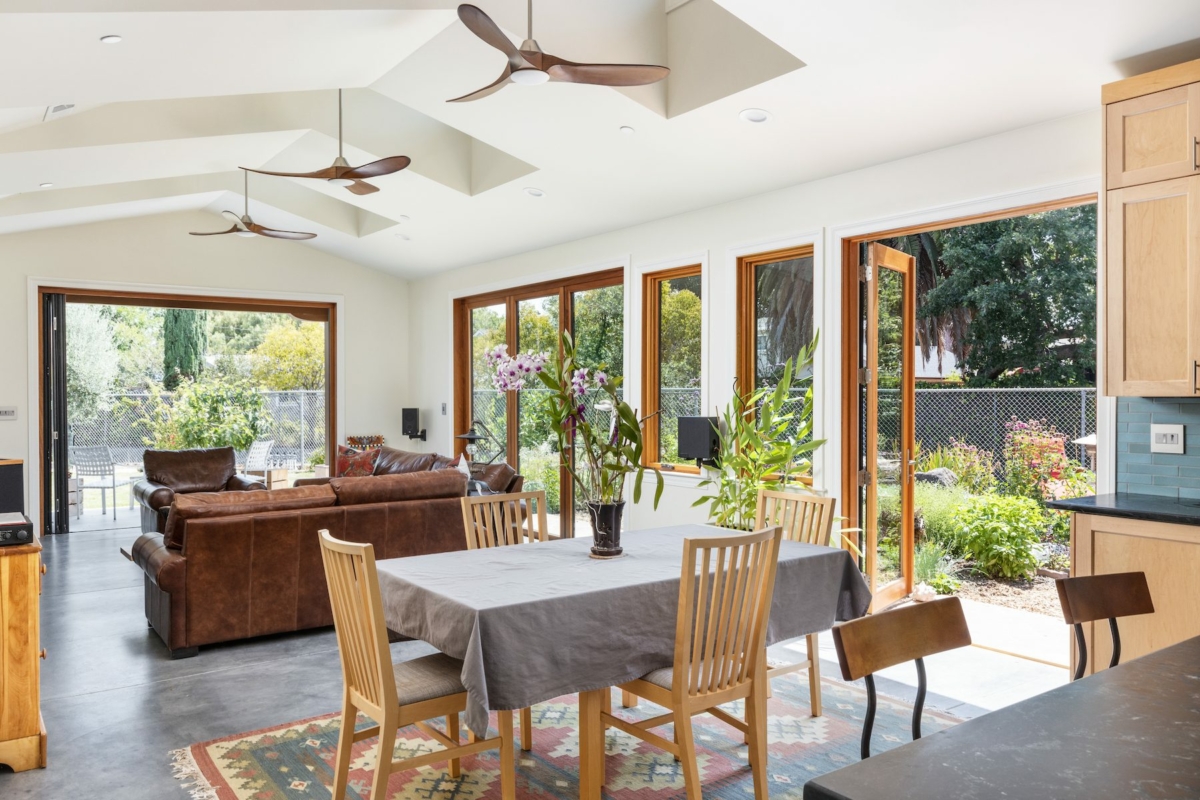 ECLECTIC GARDEN HOME - Saikley Architects